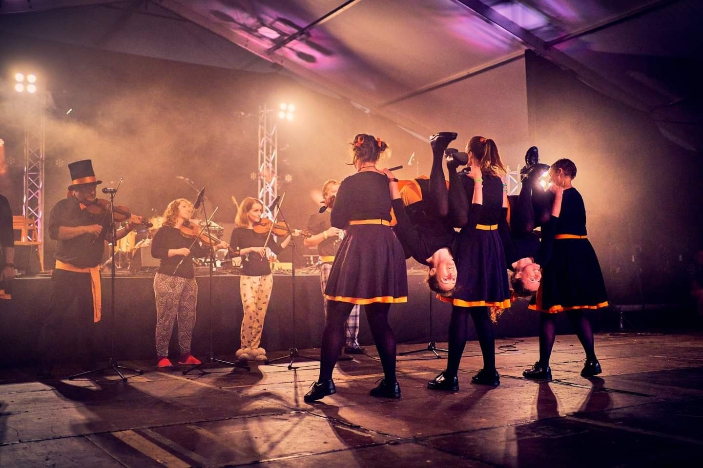 ‘WE WOZ ROBBED!’: competitive folk dance and DERT revealed - Tradfolk
